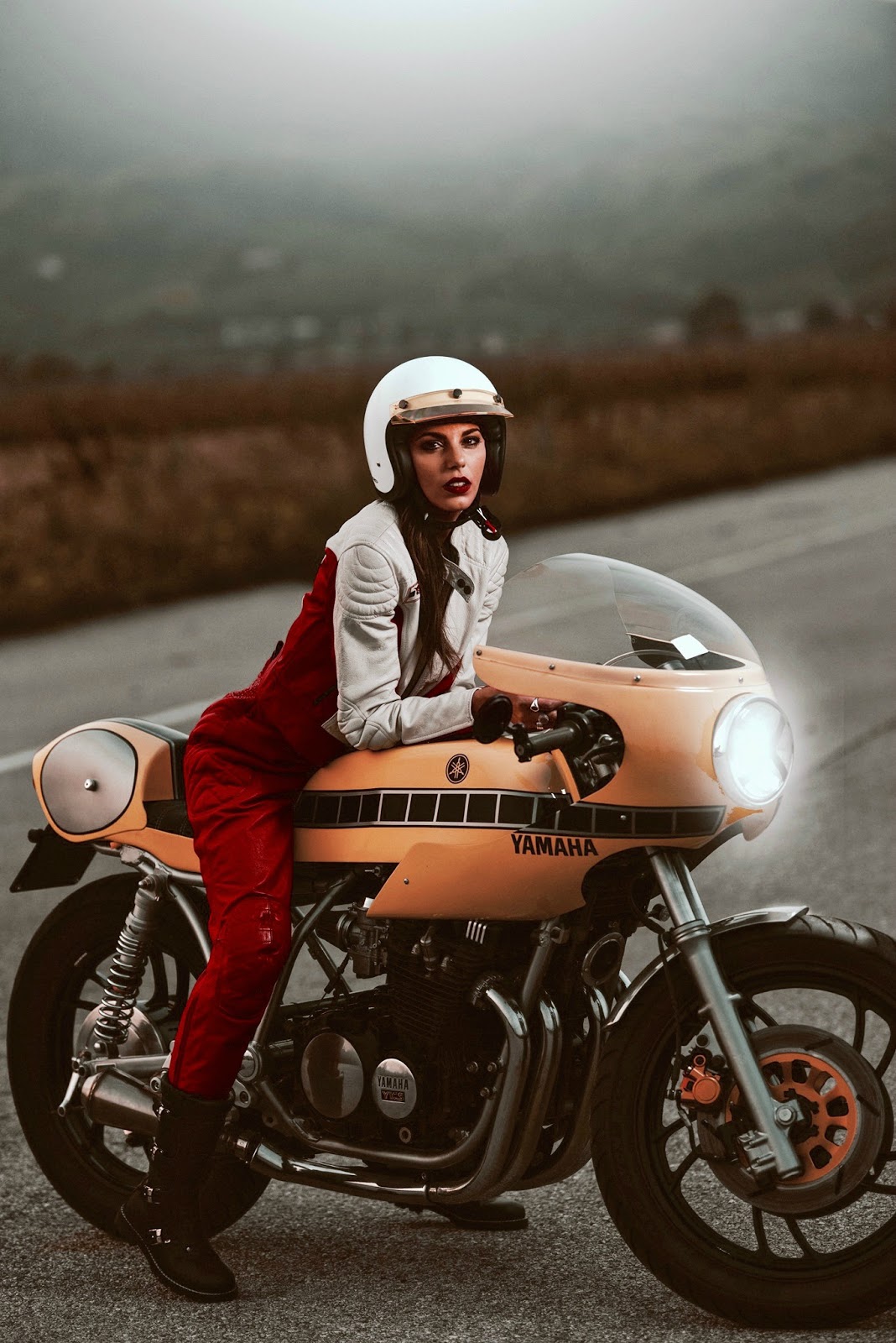 Alice and the XJ - Inazuma café racer