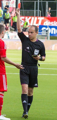 sportcampina: Marius Avram arbitrează în Europa League pe ...