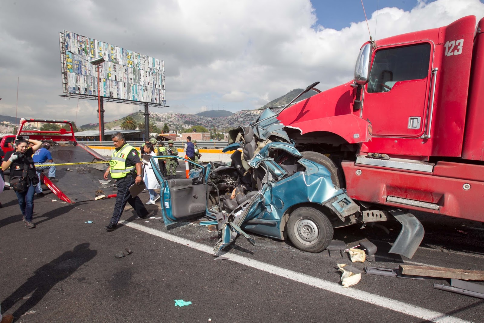 El mexiquense Hoy: Atiende protección civil y bomberos de Ecatepec accidente en autopista México ...