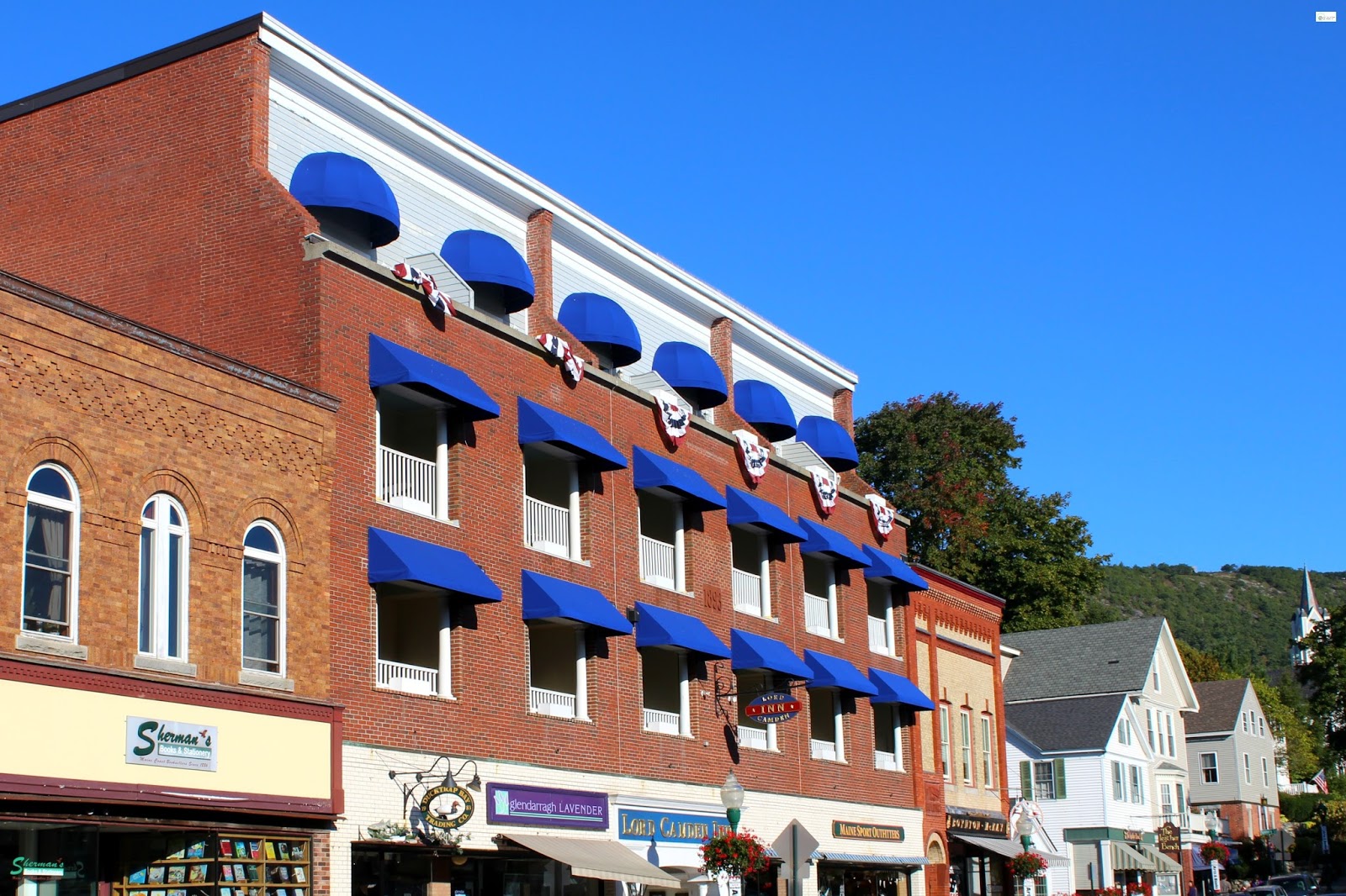 Lord Camden Inn Review // Camden, Maine | Caravan Sonnet