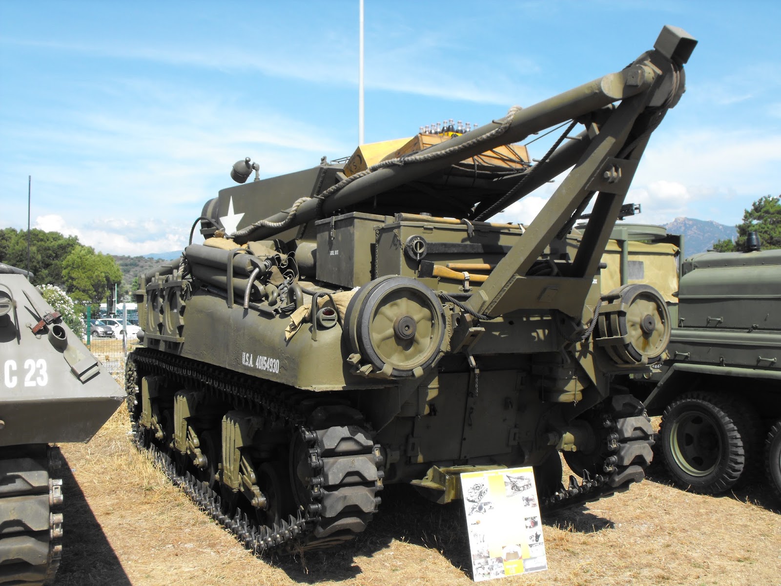 USS-Prizuttu: Walk around: Sherman "recovery" M32 B1