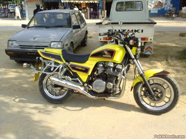 TRANFORMASI HONDA CBX 750P : CBX 750 Pelbagai Rupa dan Warna