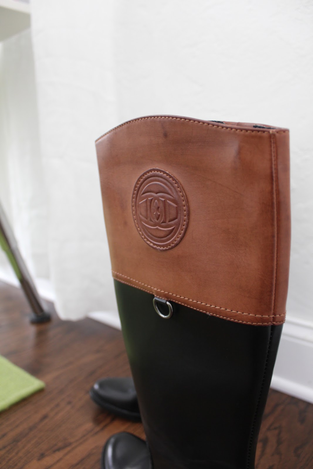 My Finds: Two-Toned Colored Boots Under $50 | Viva Fashion