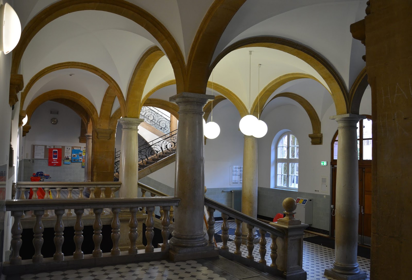 Nürnberginfo: Das Labenwolf-Gymnasium