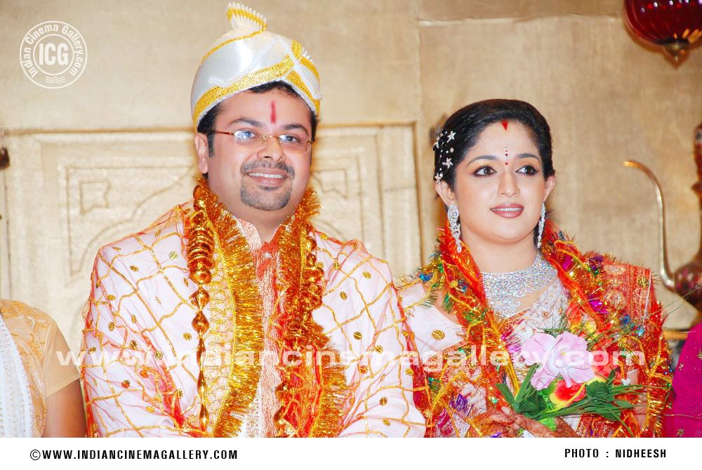 Fresh 85 of Kavya Madhavan Wedding Photos Stills | annejeannne