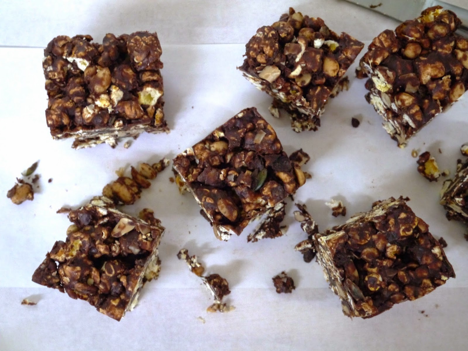This Muslim Girl Bakes: Chocolate Popcorn Bars.