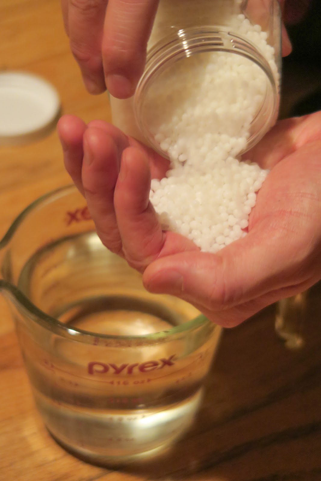 An Apel a Day: Polly Plastics Moldable Plastic & Color Pellet Kit Review