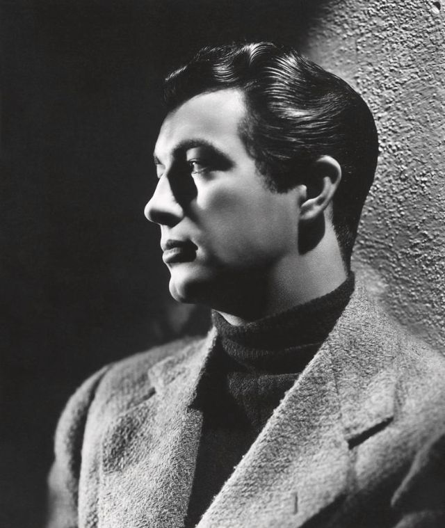 Fabulous Portrait Photos of a Young and Handsome Robert Taylor in the ...