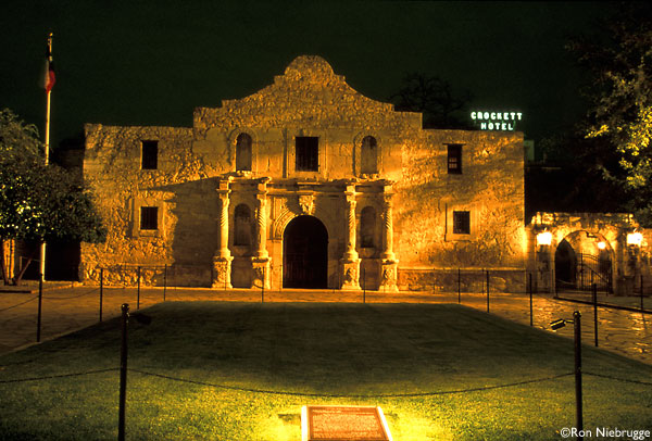 Seeks Ghosts: Haunted Alamo