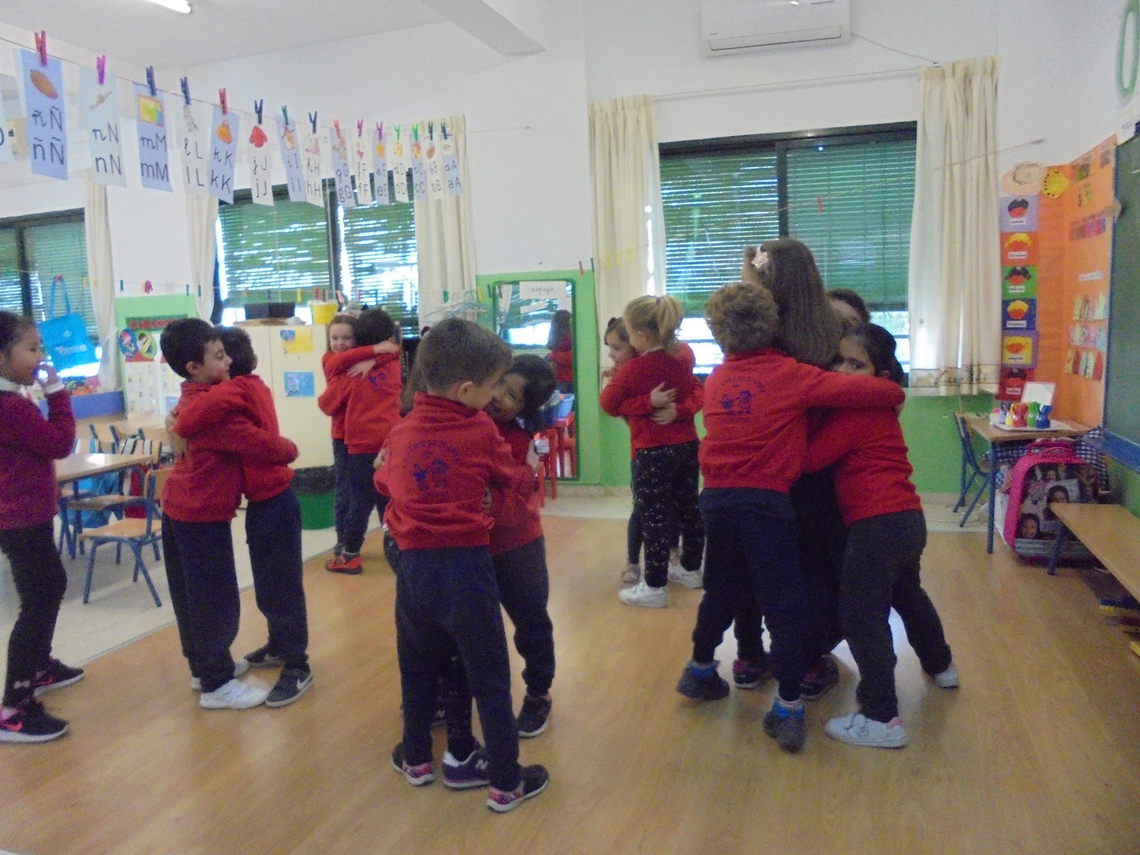 Jugando en el Kinder con Darlyn: Juegos para desarrollar el área socio ...