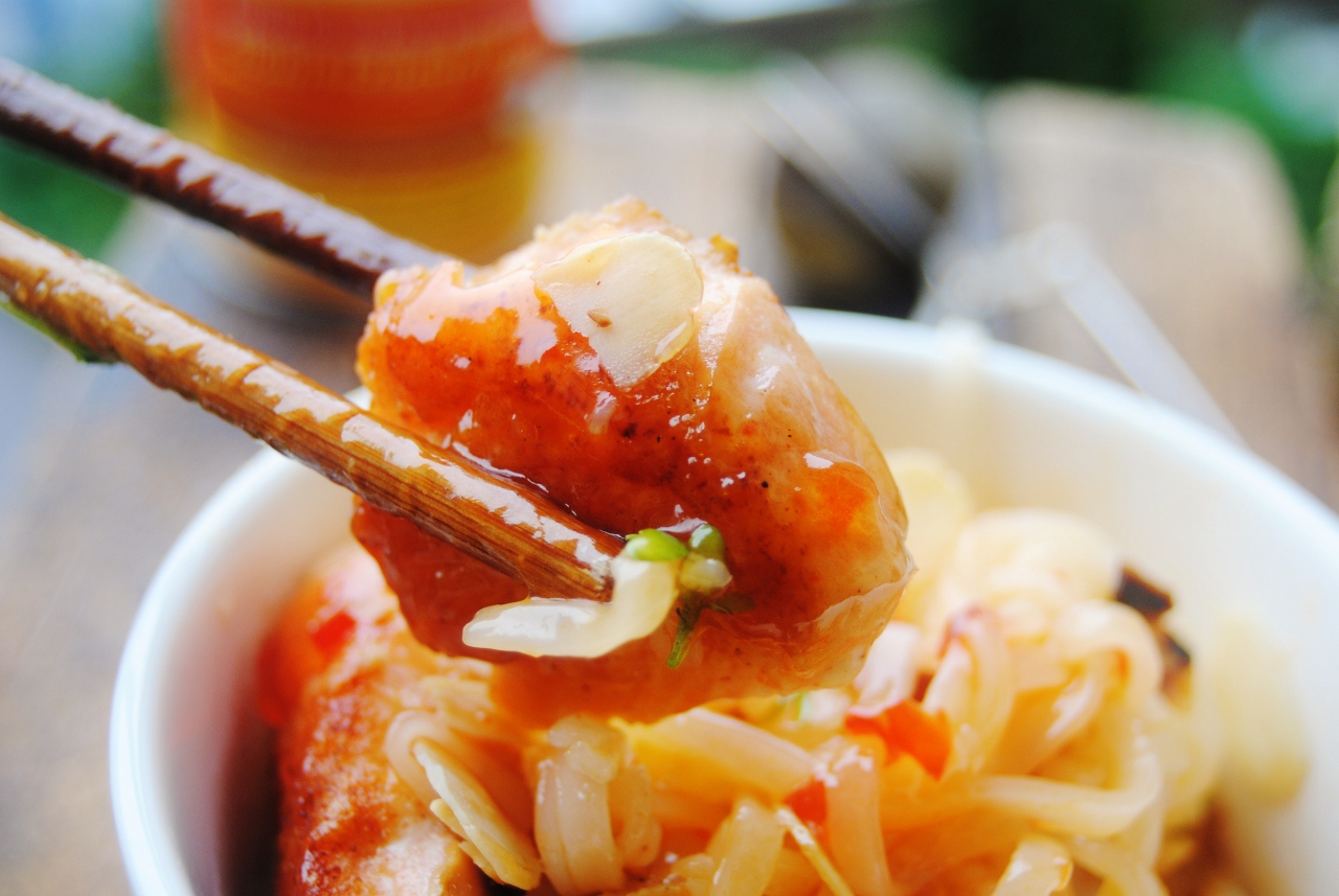 Lilla Kråkans Skafferi: Risnudlar med lax och ingefära