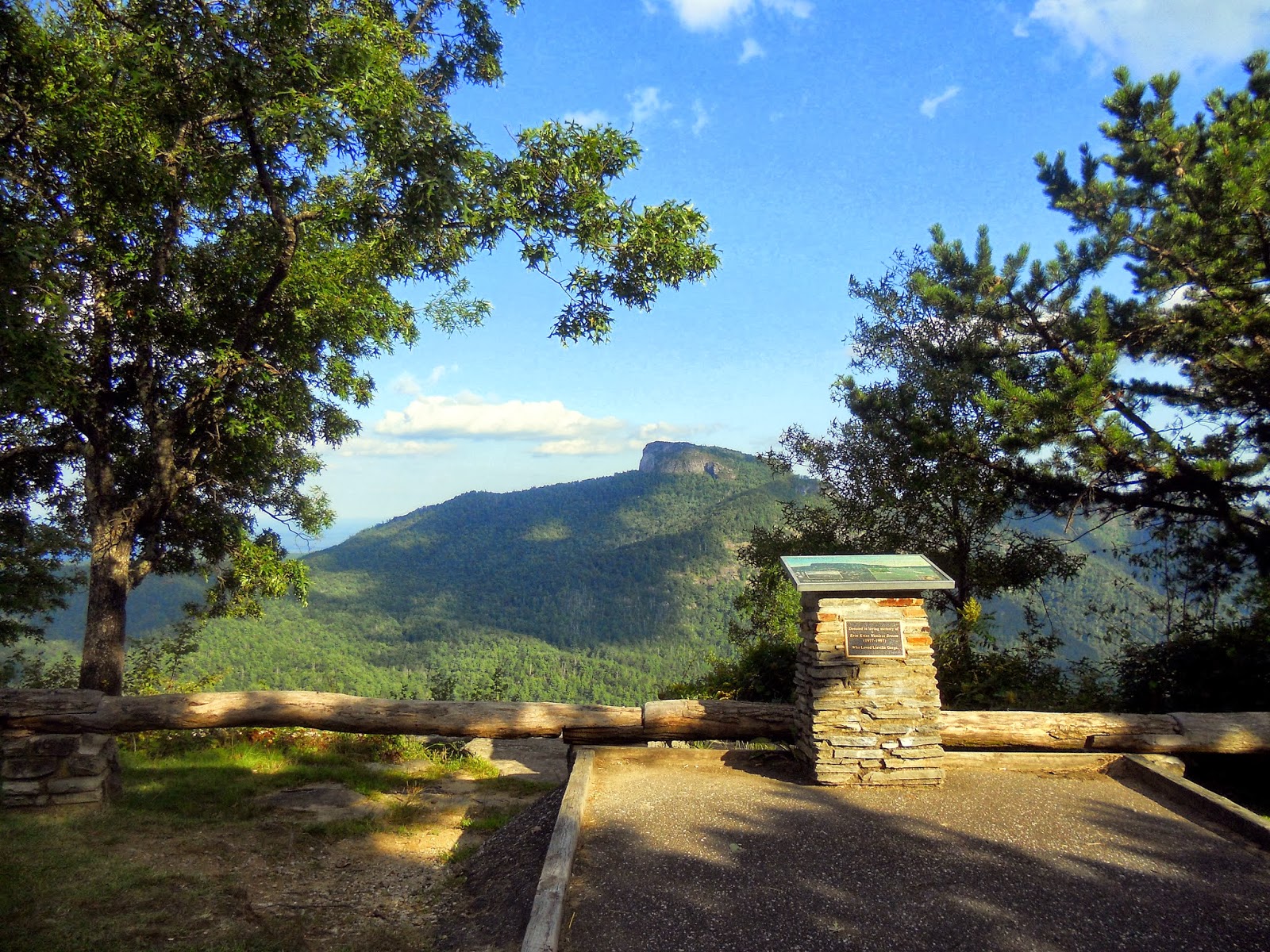 Hiking with a Fat Bald White Guy: Linville Gorge - Wiseman's View