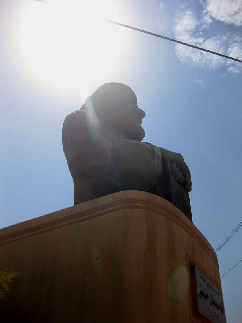 kurdistanart: Statue of Ahmad Khani~ Duhok south of Kurdistan په‌یكه‌ری ...