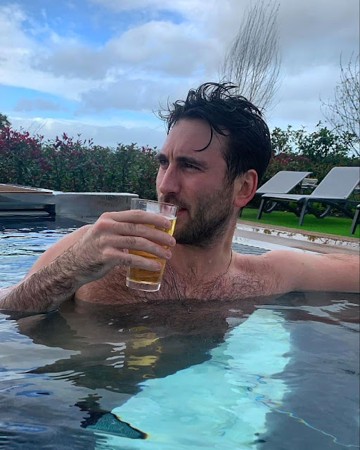 Hollyoaks off the Charts: Jacob Roberts Shirtless in insta Story
