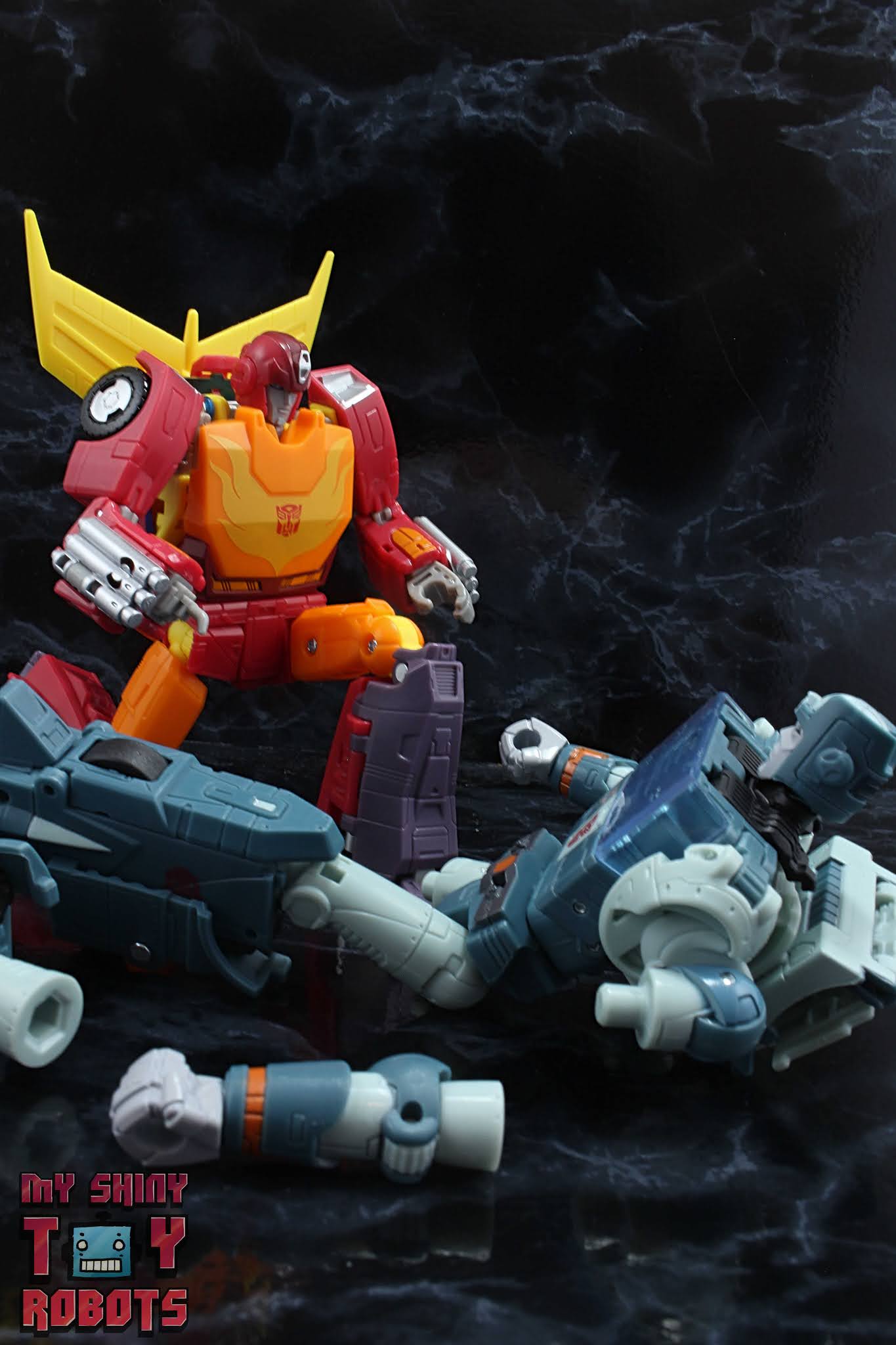 My Shiny Toy Robots: Toybox REVIEW: Transformers Studio Series 86 Hot Rod