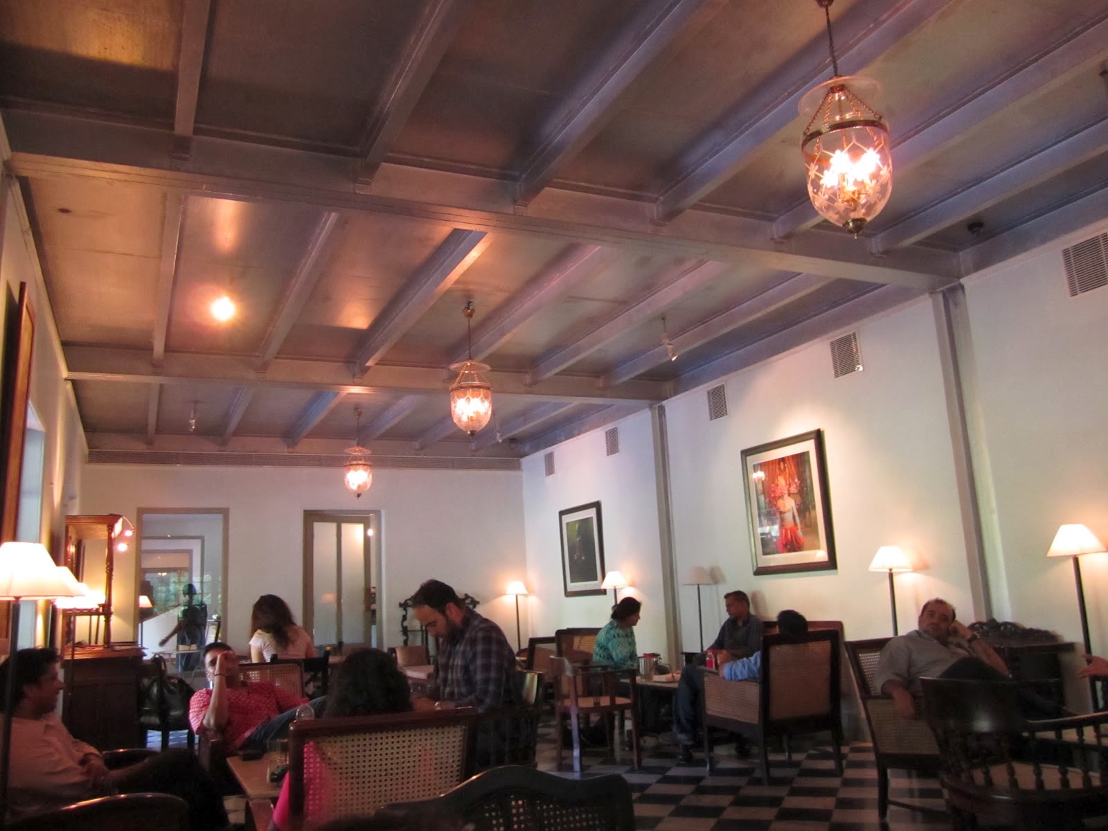 100 THINGS TO DO IN CHENNAI: #26 Amethyst cafe, Royapettah!