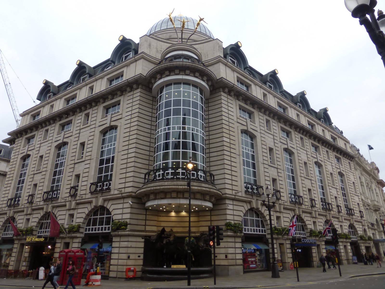 62andthenext10pathways: Piccadilly Circus