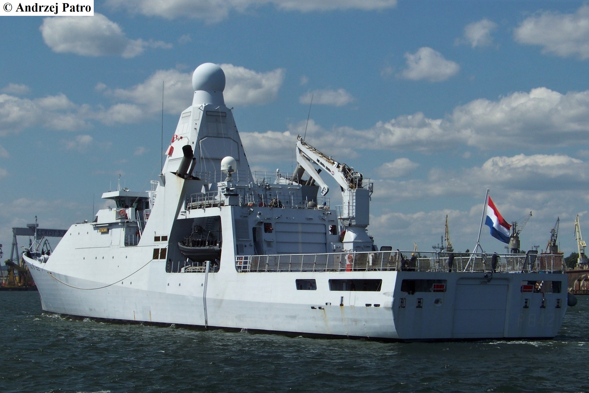 W obiektywie shipspottera czyli z migawką nad portową sadzawką: Z cyklu ...