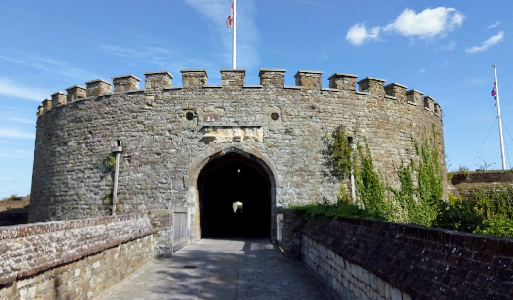 Olive And Pru: Deal Castle