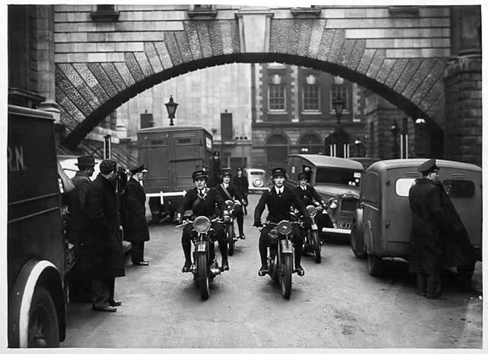 RoyalEnfields.com: Where in London? Wartime Wren dispatch riders