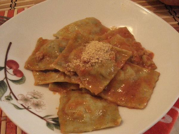 Pastasciutta: Zeleni ravioli punjeni mesom