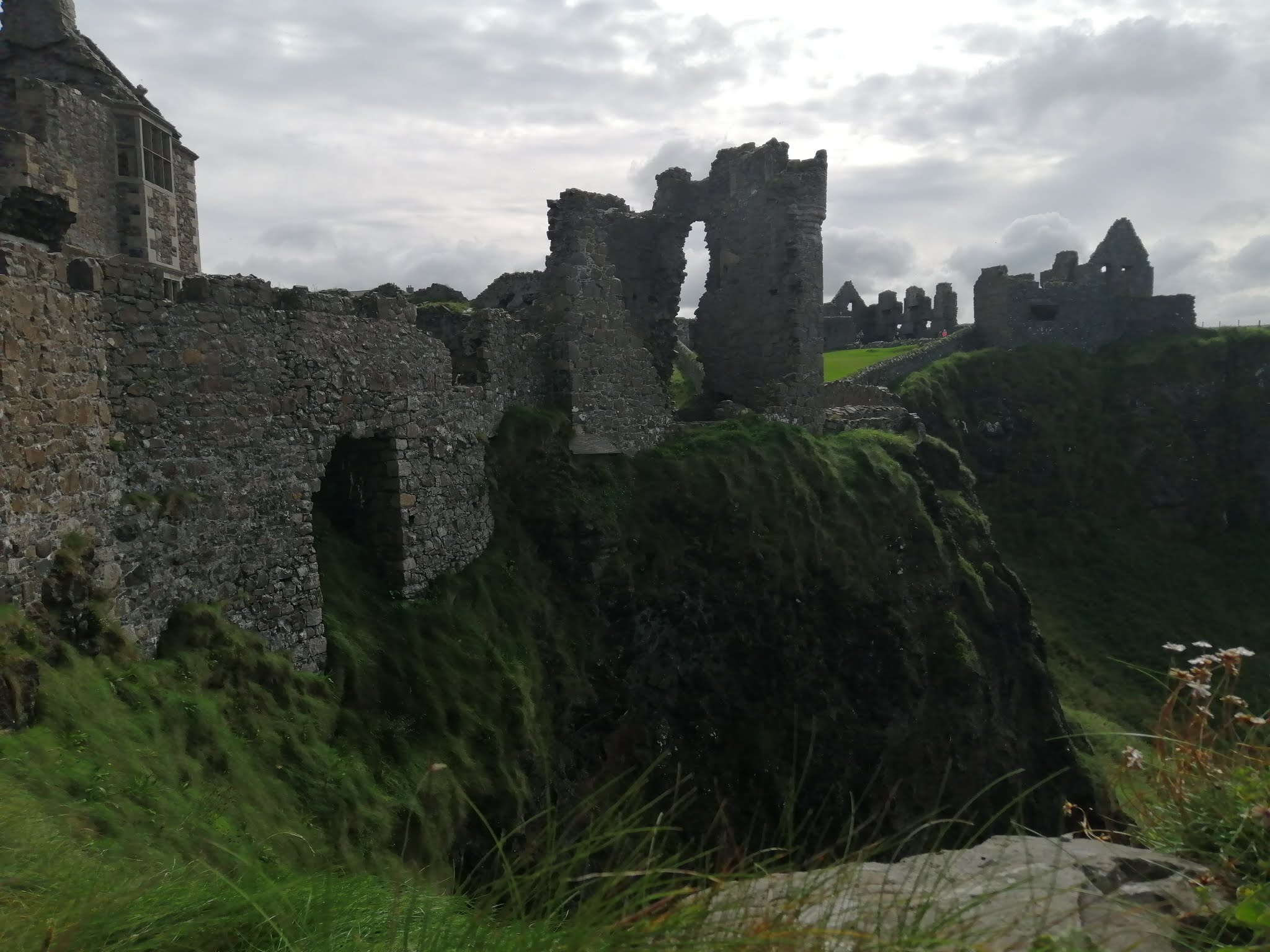Sam's Ramblings : Dunluce Castle - Romanticism, Legend, History and ...