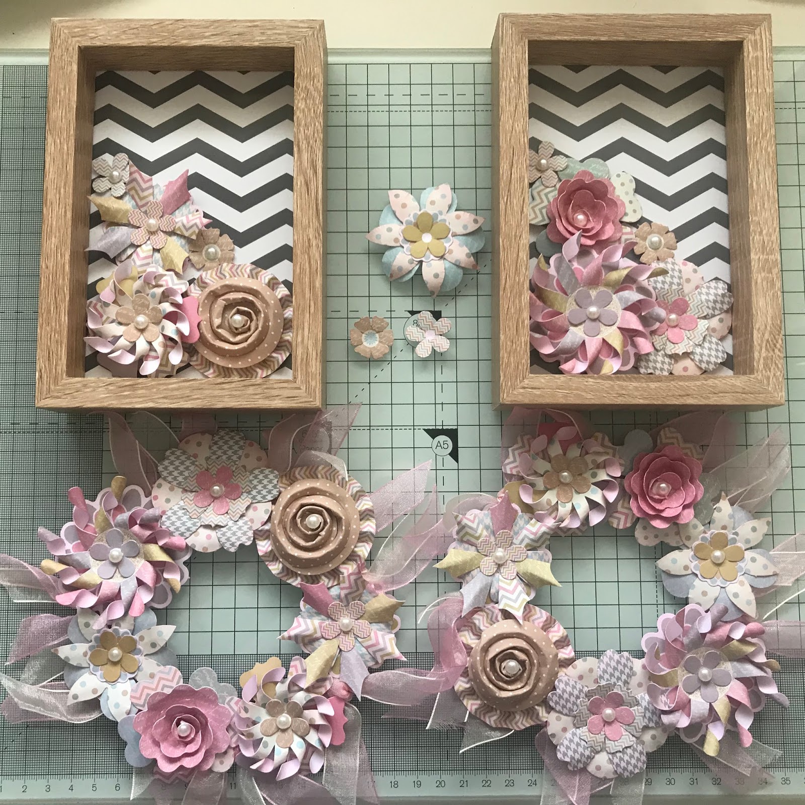 Craftwork Cards Wreaths and Bonus Frames