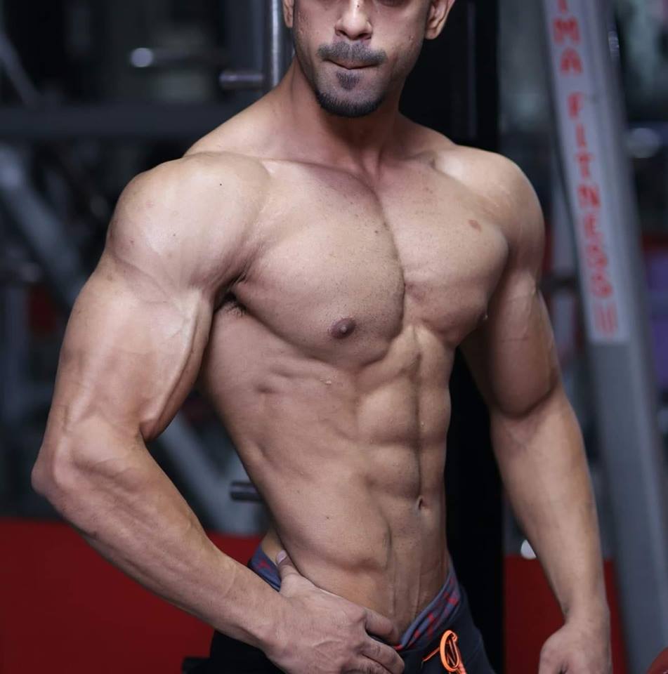world bodybuilders pictures: attractive and power ful lahori muscles ...