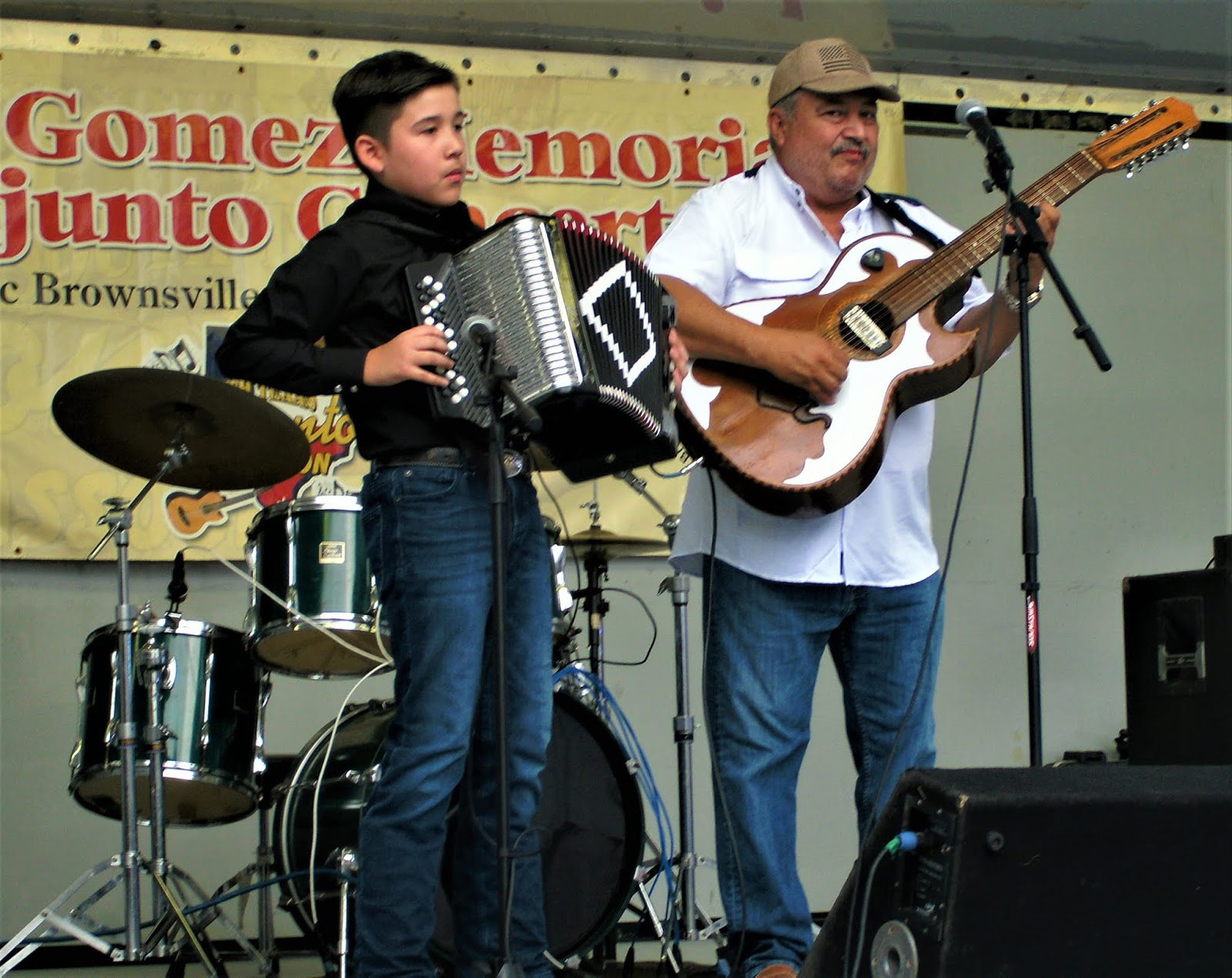 EL RRUN RRUN: CONJUNTO ALIVE AND WELL IN THE STREETS OF BROWNTOWN