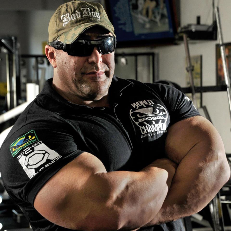 Muscle Lover: Bodybuilders with crossed arms (3)