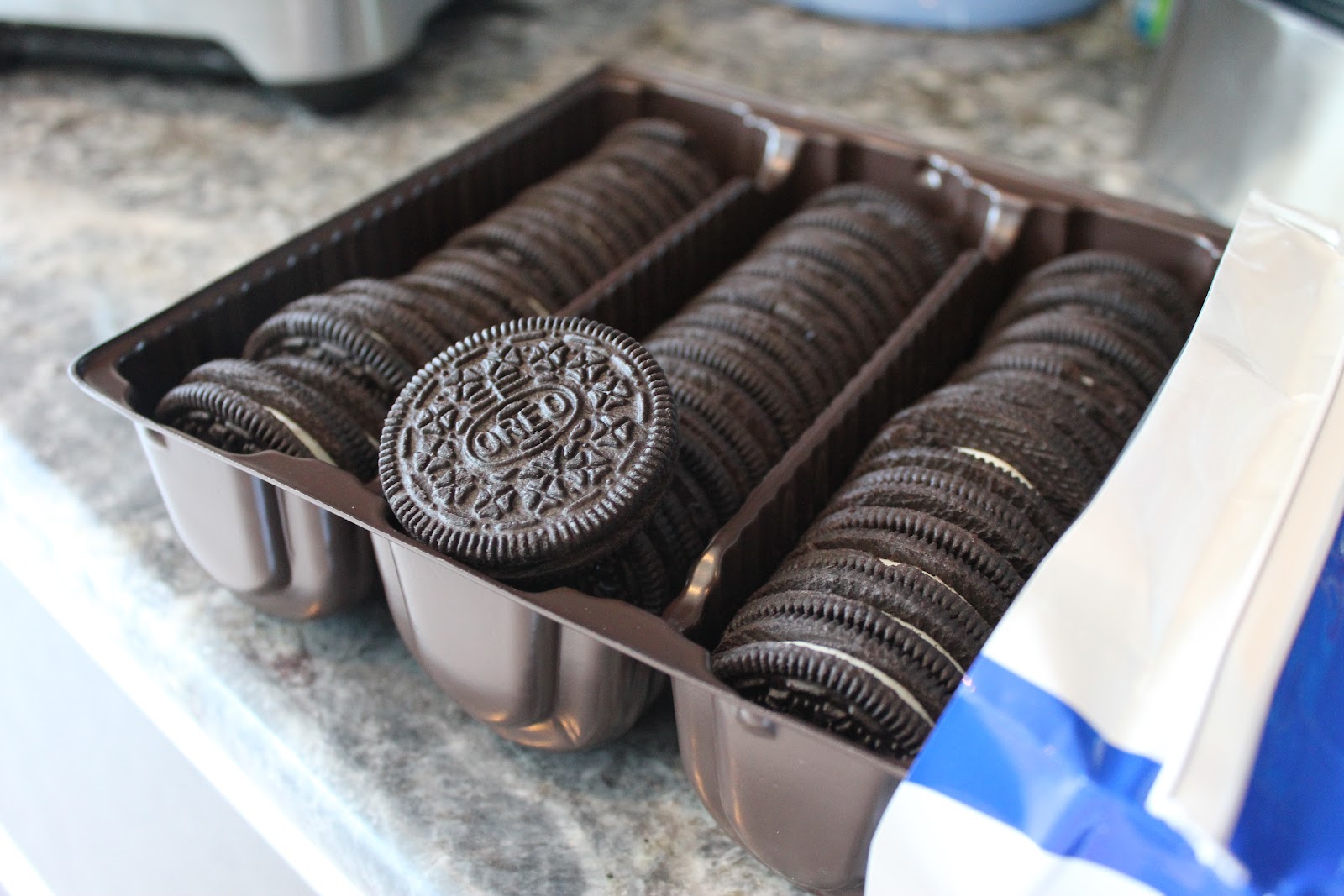 The Glass Dish: Peanut Butter Oreo Ice Cream Cake