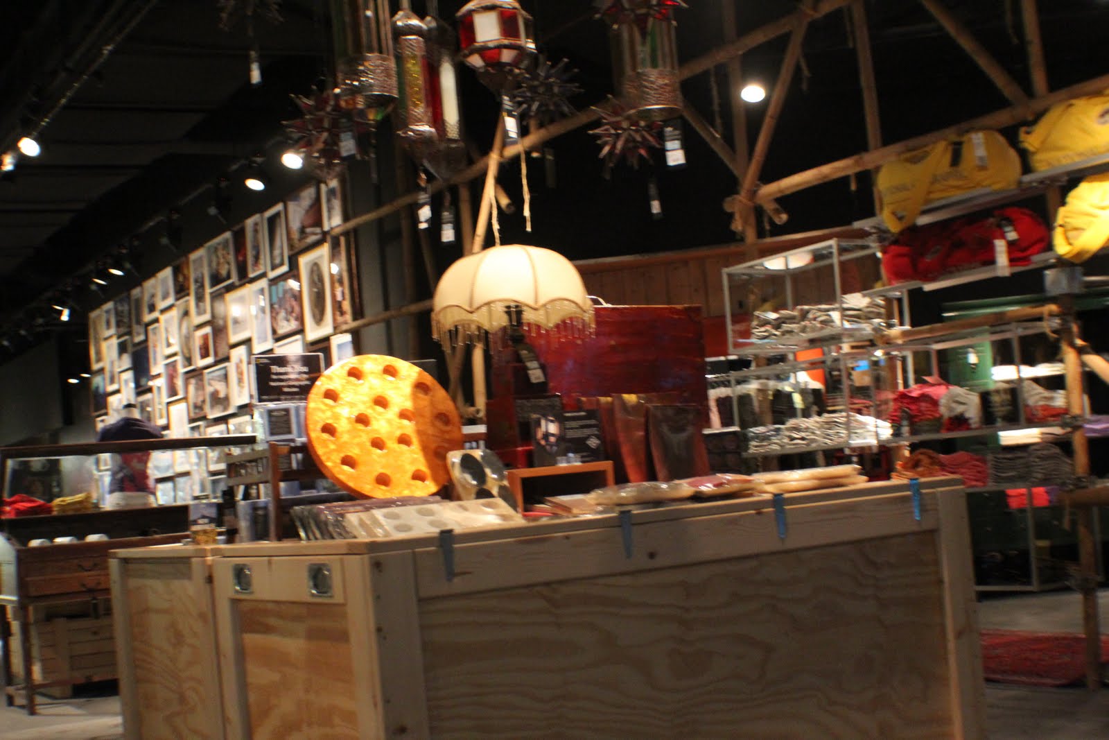 National Geographic: Store layout and design