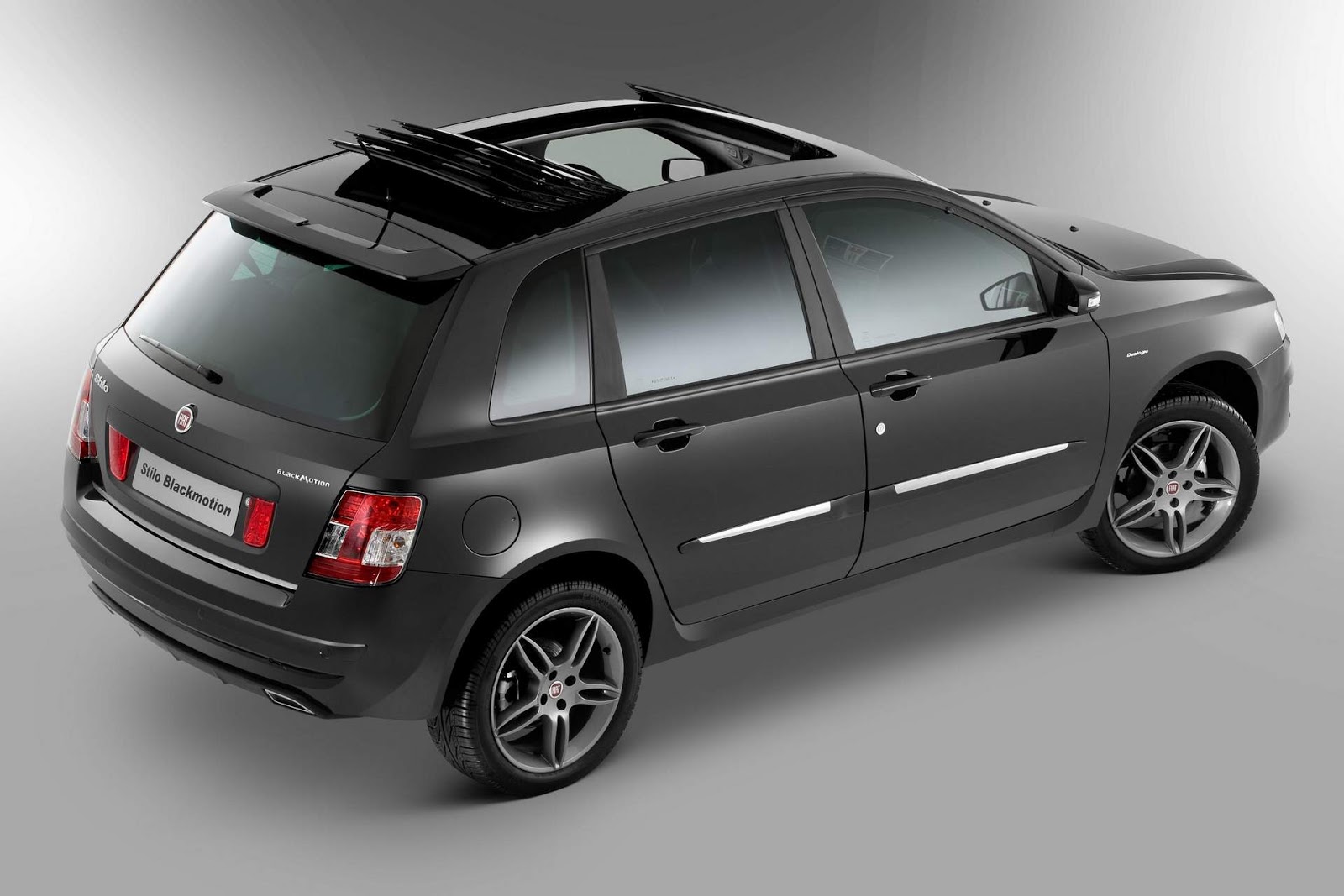 Fiat Stilo 2010 Black Motion: fotos, preço e detalhes