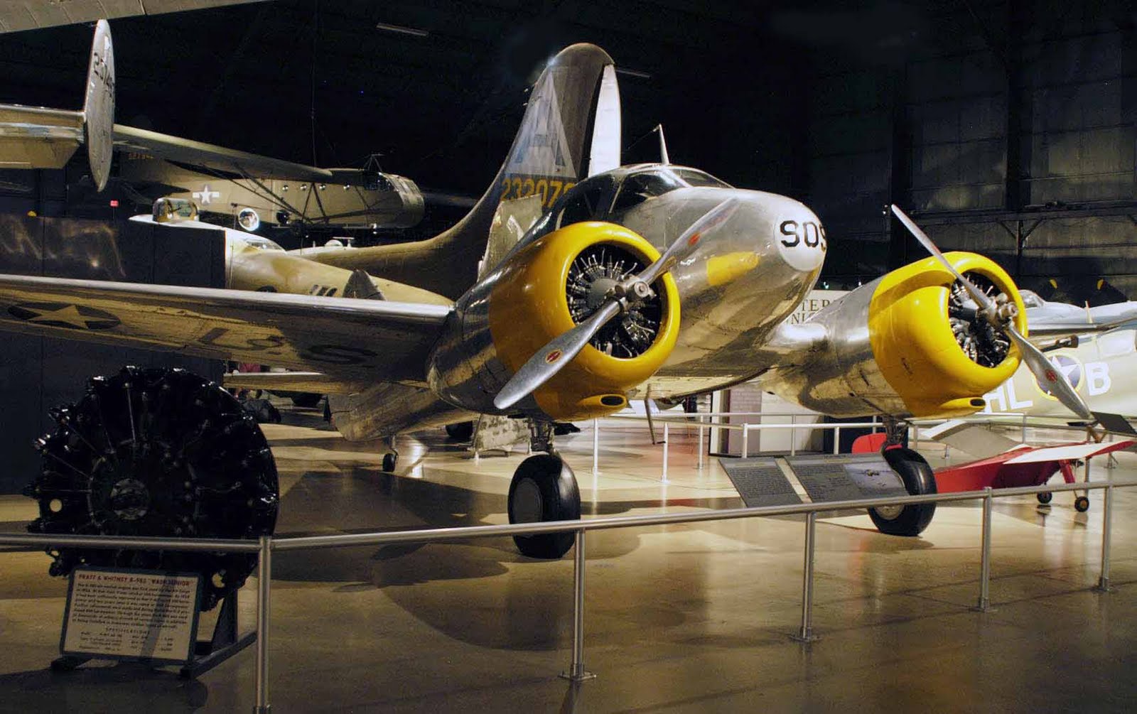 nhungdoicanh: Curtiss-Wright CW-25 / AT-9 Jeep