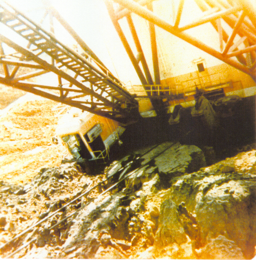 Mining Mayhem: Dragline Bench Failure
