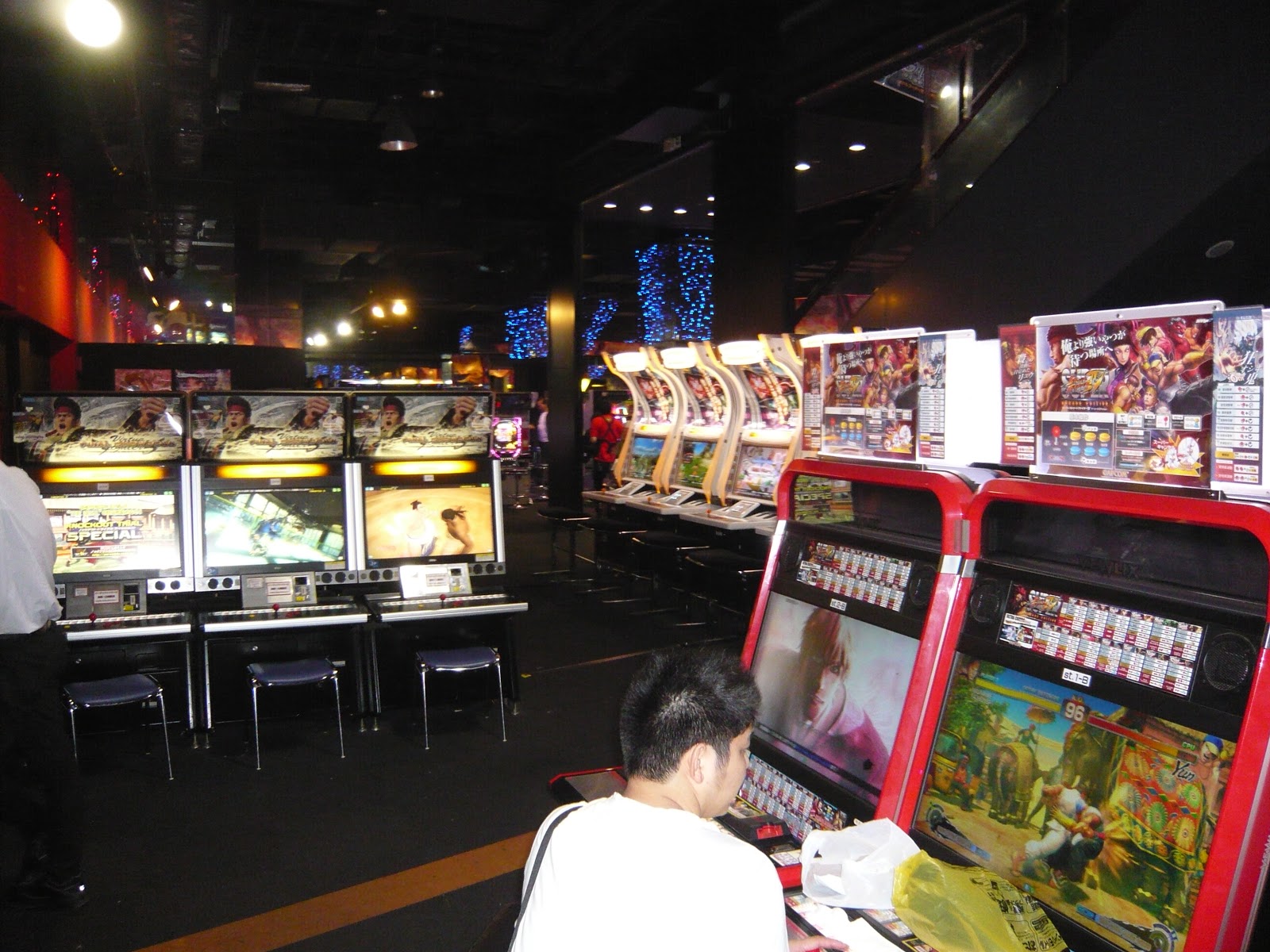 JAPAN, ARCADES & GAMING: Osaka Arcade Game Centres