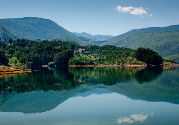 LET BE YOUR GUIDE FOR TRAVEL IN BOSNIA AND HERZEGOVINA