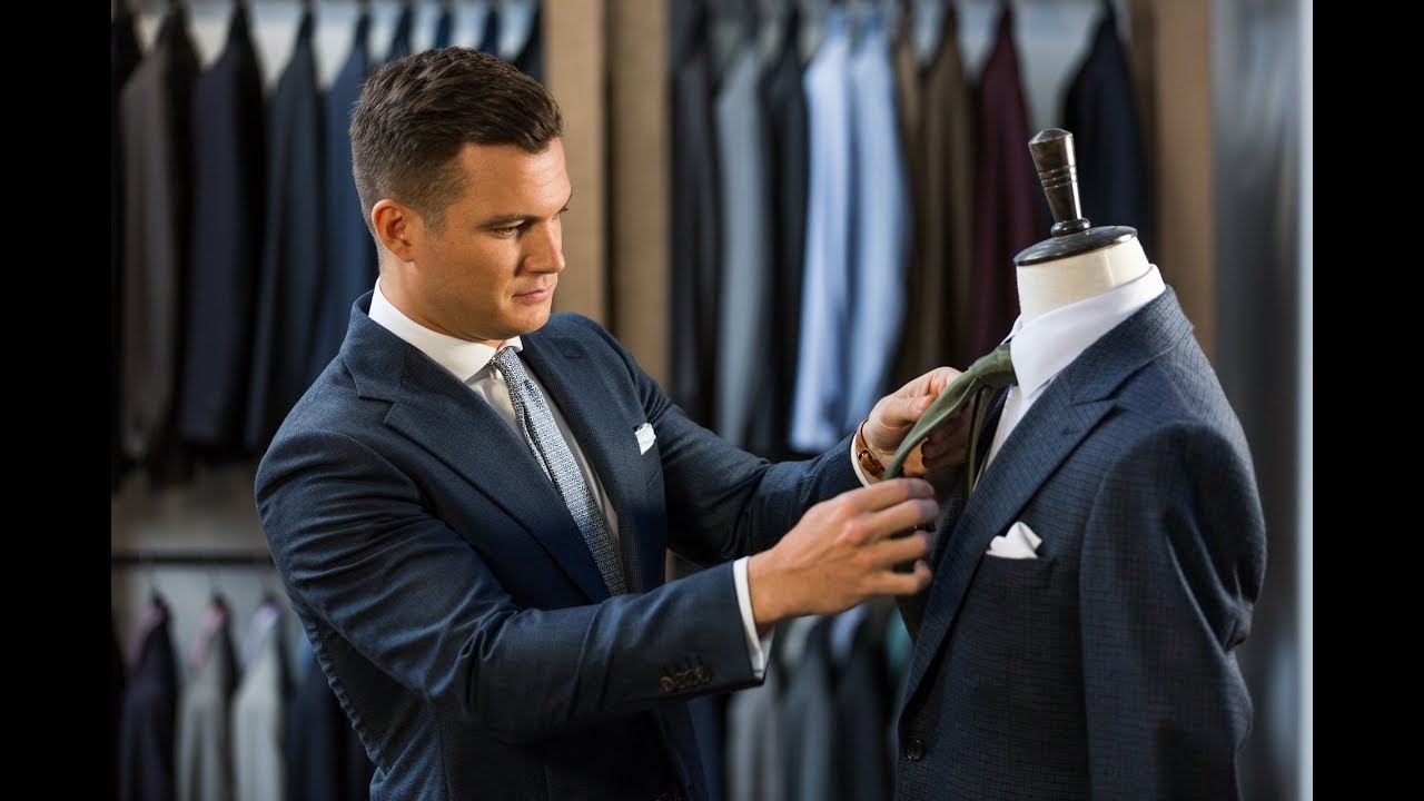 PERFECT MEN’S SUIT WITH STANDARDS OPINION OF EXPERT