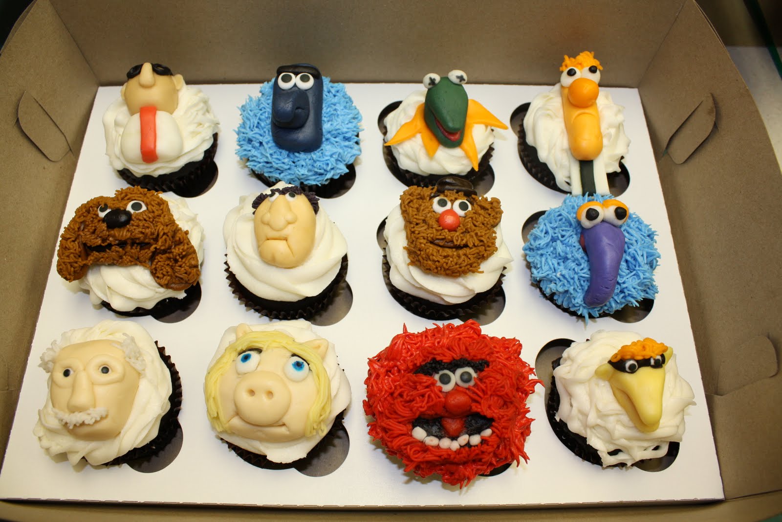 Two Sweet Bakery: Muppet cupcakes