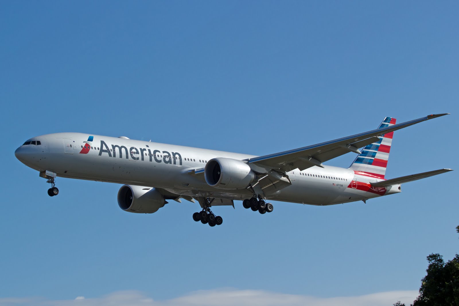 Orion's Aviation: American Airlines -B777-300ER - NL