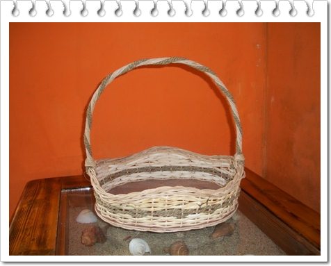 VAS BUNGA dari ROTAN: Vas Bunga Cantik Dari Rotan atau Bambu