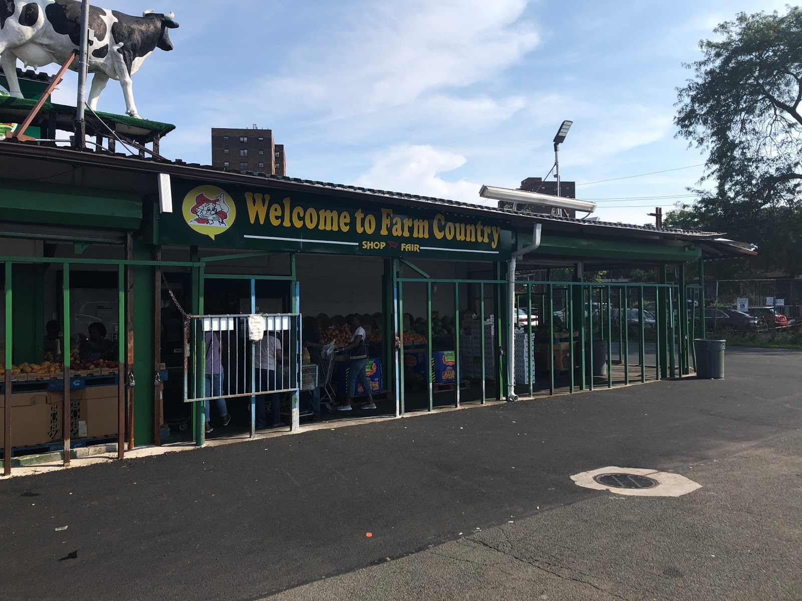 TOUR: Farm Country Supermarkets - Brooklyn, NY