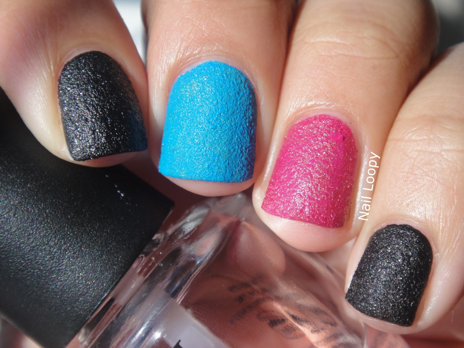 nail loopy: DIY TEXTURED NAILS