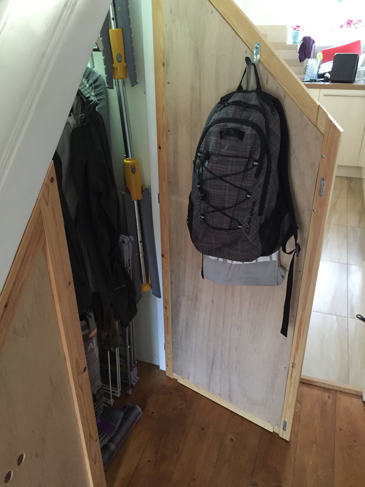 DIY Projects And Stuff: Under Stairs Storage