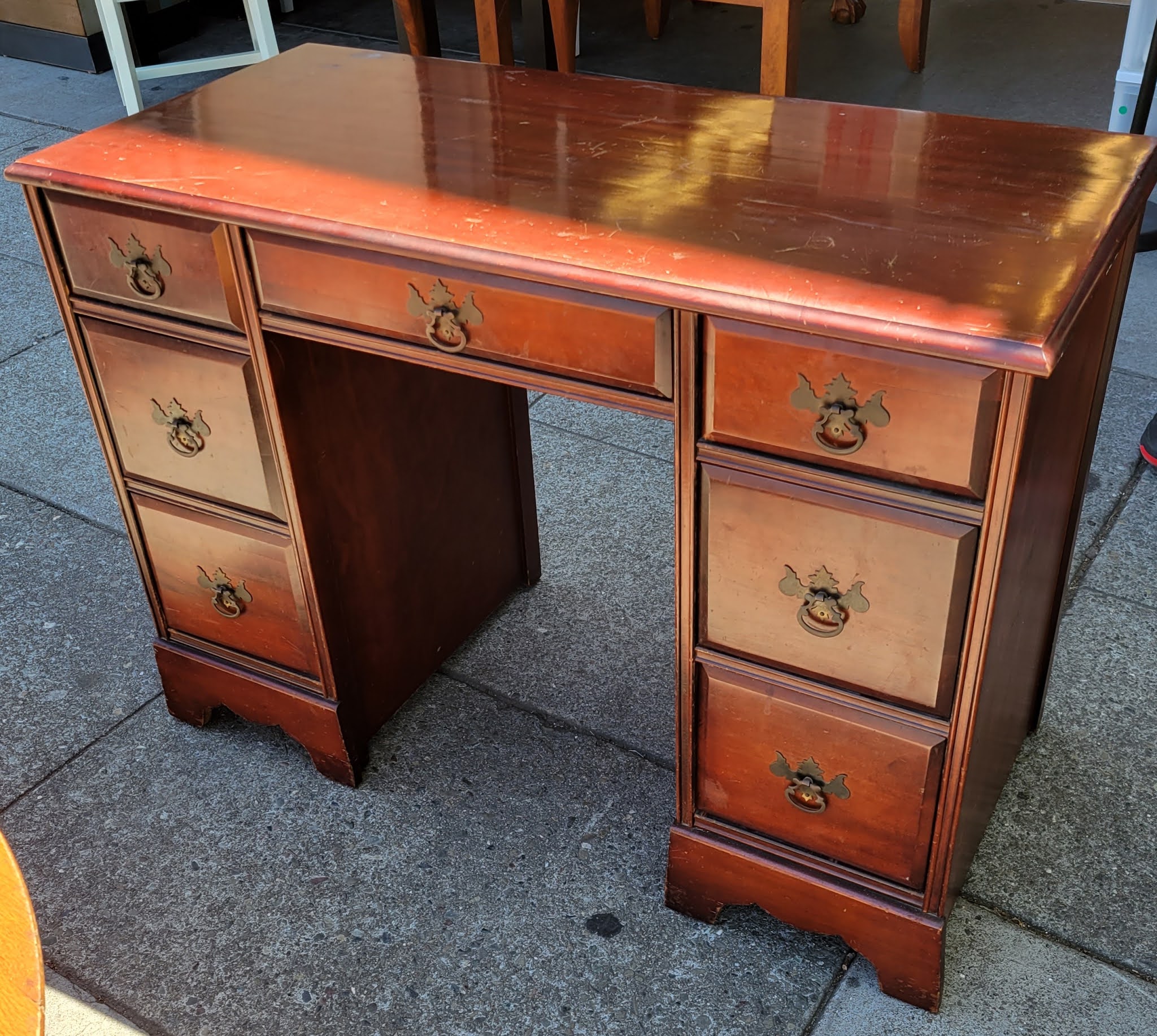 UHURU FURNITURE & COLLECTIBLES: SOLD #105962 Classic 7 Drawer Desk 40. ...