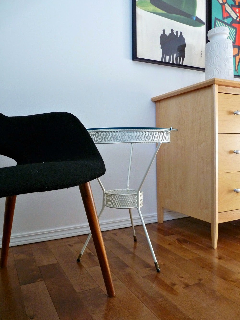 Vintage Metal Table Makeover with Rust-Oleum Pearl Paint | Dans le ...