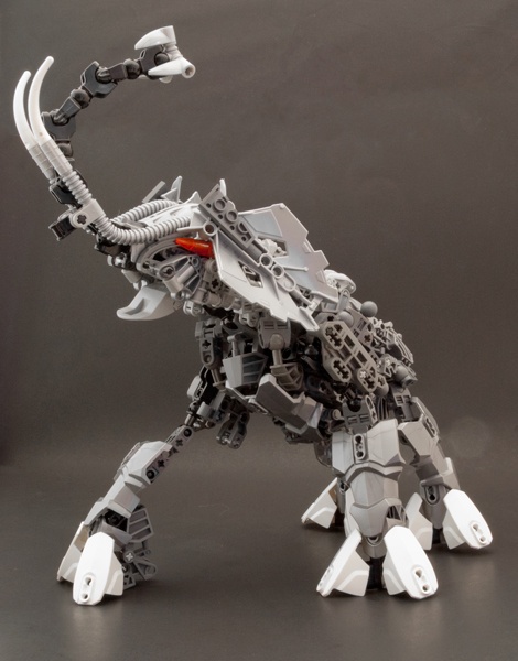 The Brickverse: An elephant, Bionicle style