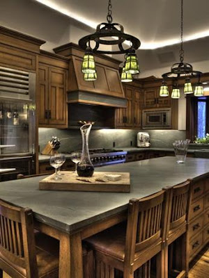 The SOLD Sisters: Celebrity Kitchens