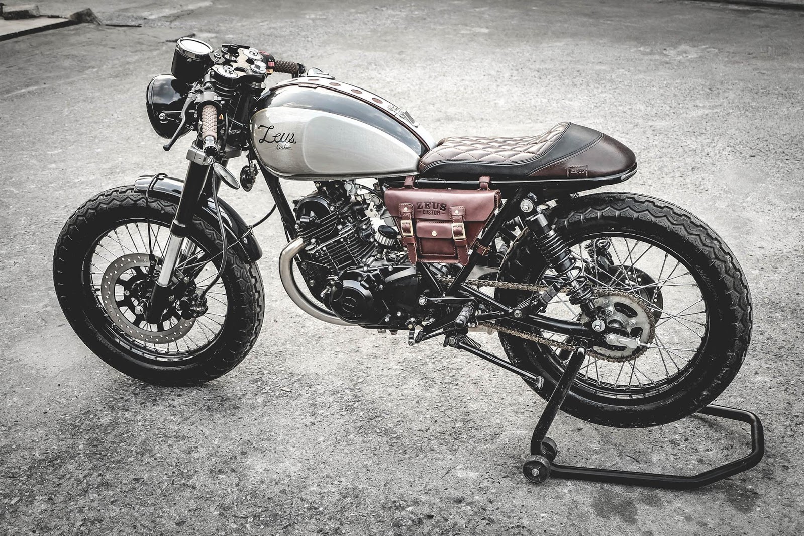 The Brookyln Cafe Racer Project / Zeus Custom