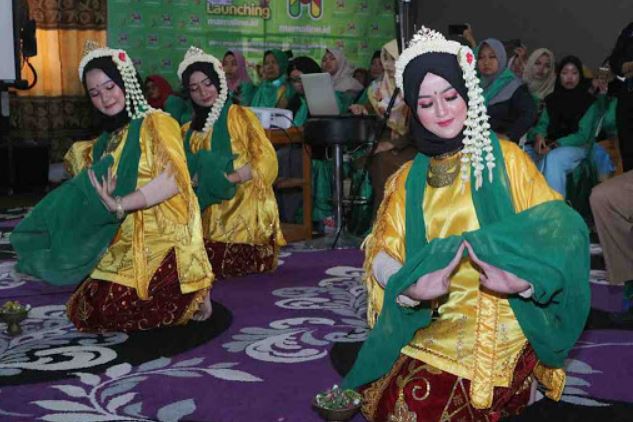 Tari Radap Rahayu : Tarian Sakral Masyarakat Suku Banjar Kalimantan Selatan - Mediasiana.com ...